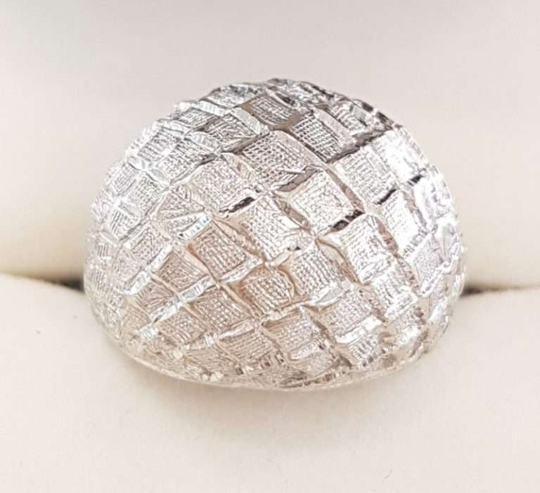 18ct White Gold Bulky Ring – Alexa's Treasures