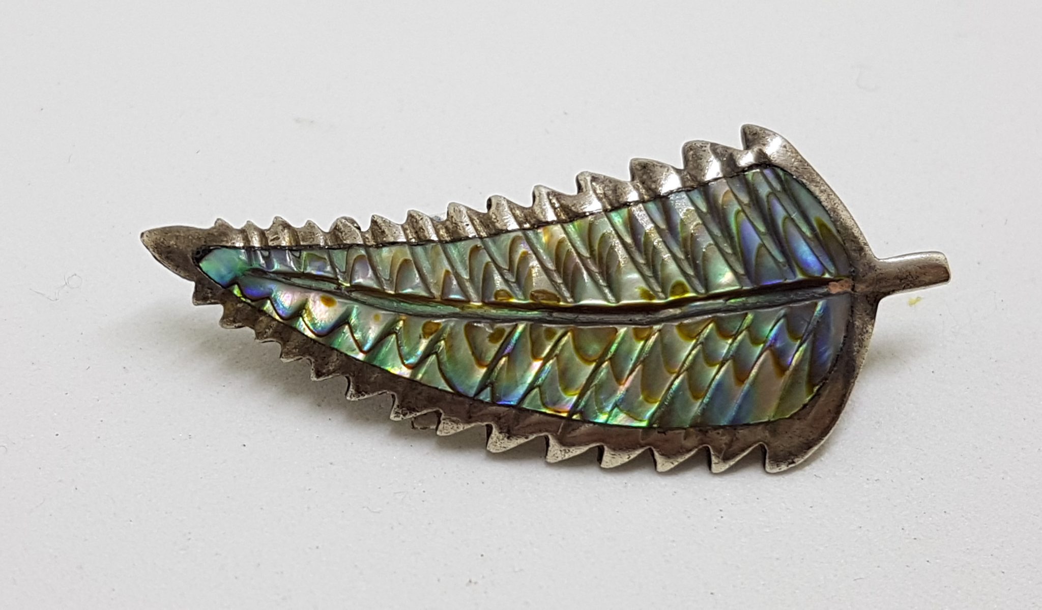 * SOLD * Sterling Silver Vintage Paua Shell Brooch – New Zealand Leaf ...